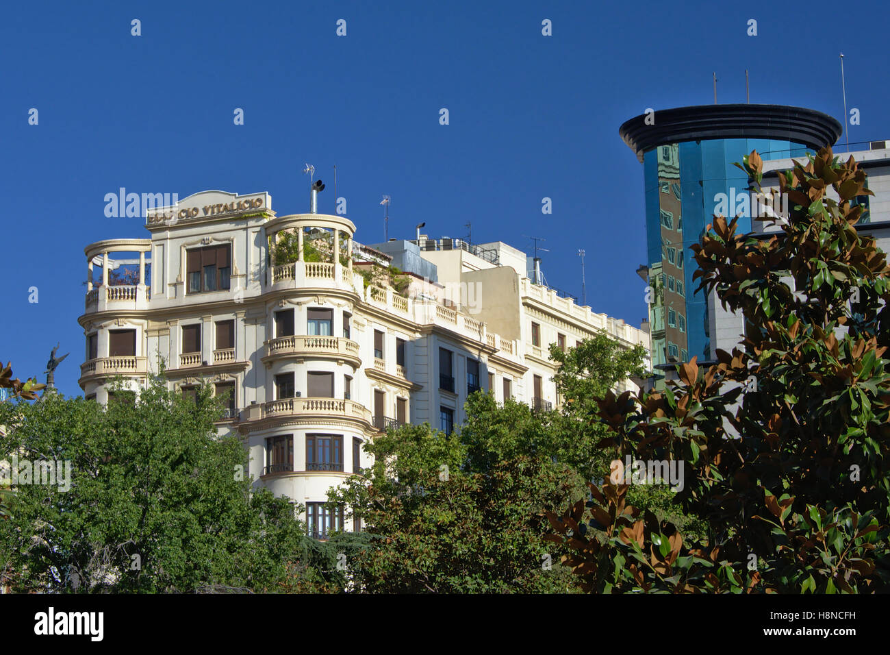Edificio vitalicio Banque de photographies et d’images à haute résolution - Alamy