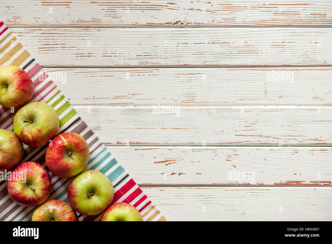 Pommes fond blanc Banque de photographies et d’images à haute ...