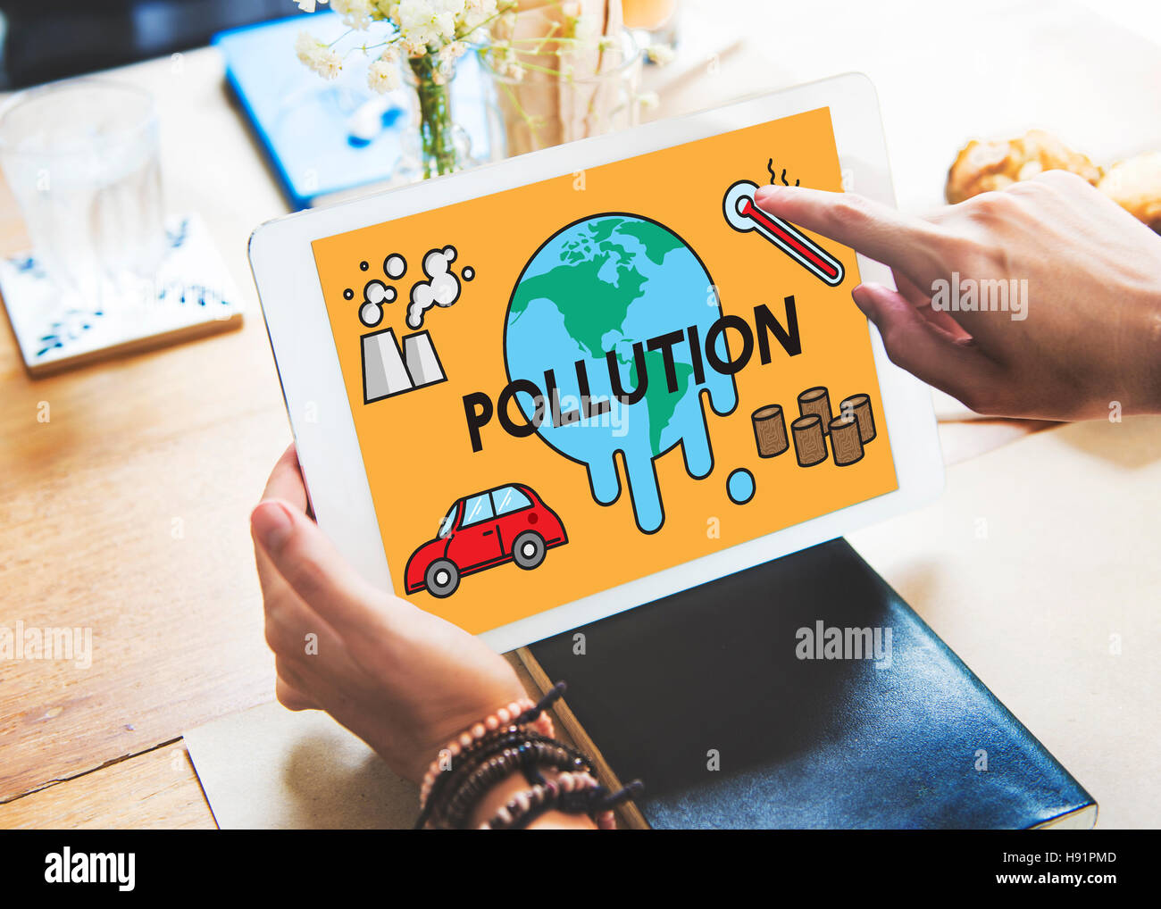 Enregistrer la température de la pollution de la Terre planète ...