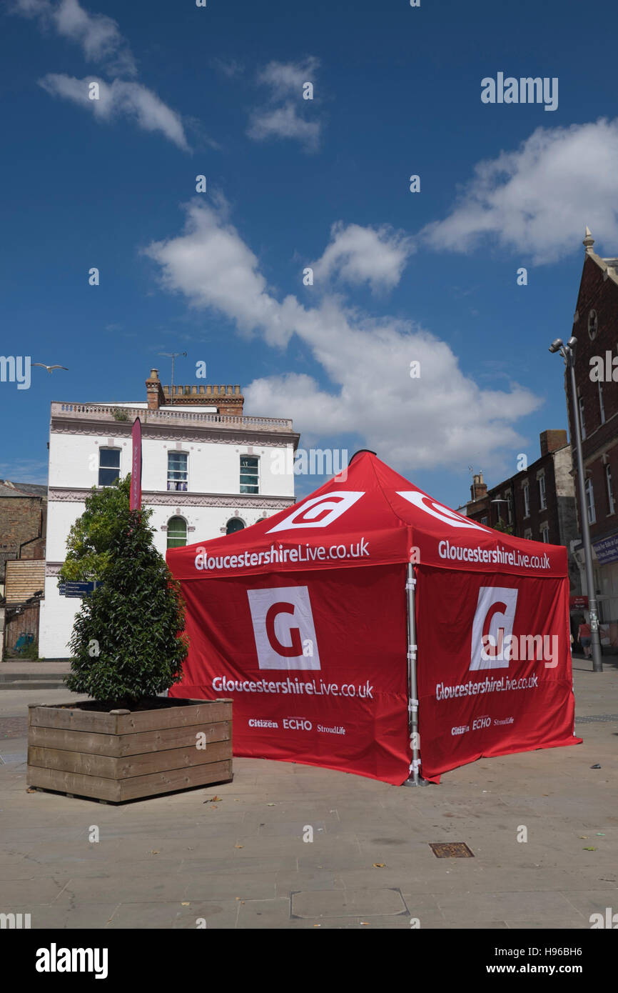 Chapiteau rouge Banque de photographies et d’images à haute résolution ...