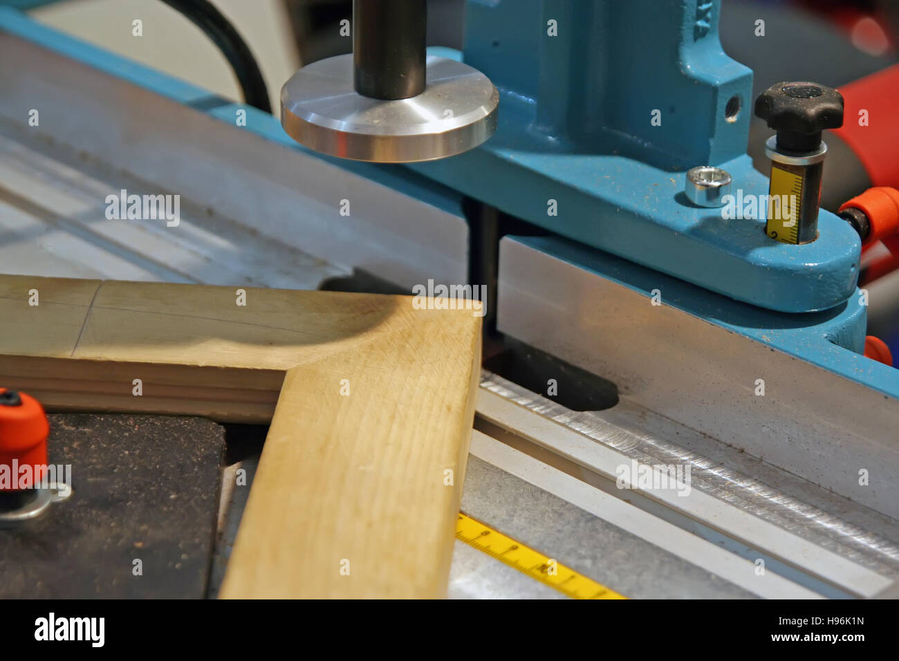 Machine-outil à bois. Tour à bois Photo Stock - Alamy
