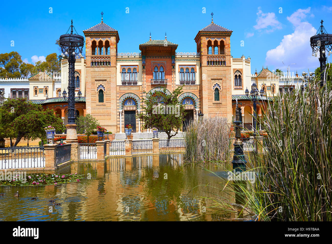 Jardins du parc Maria Luisa de Séville en Andalousie Espagne Photo ...