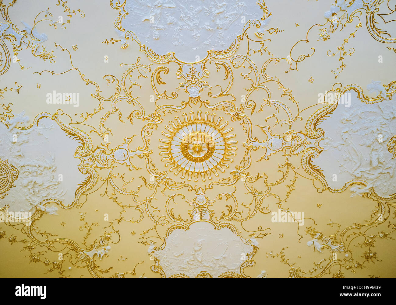 Rococo style ceiling design Banque de photographies et d’images à haute ...