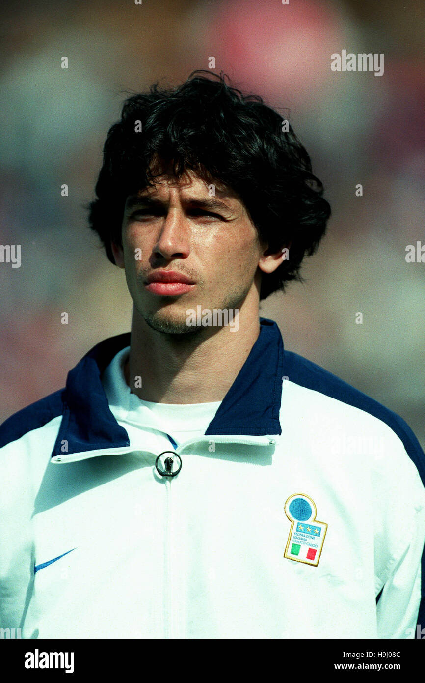 Demetrio albertini ac milan Banque de photographies et d’images à haute ...