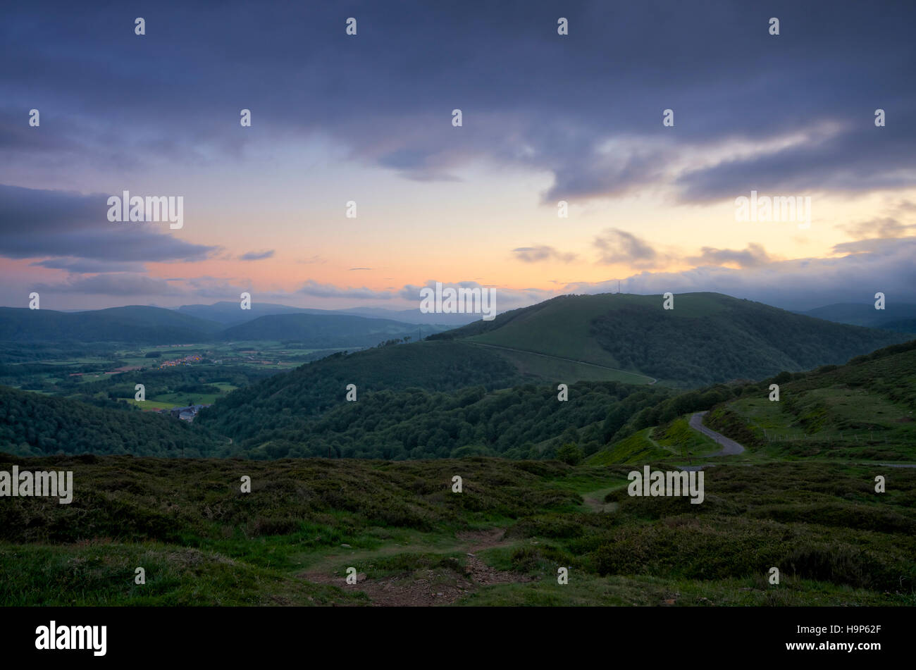 Monastère de roncevaux Banque de photographies et d’images à haute ...