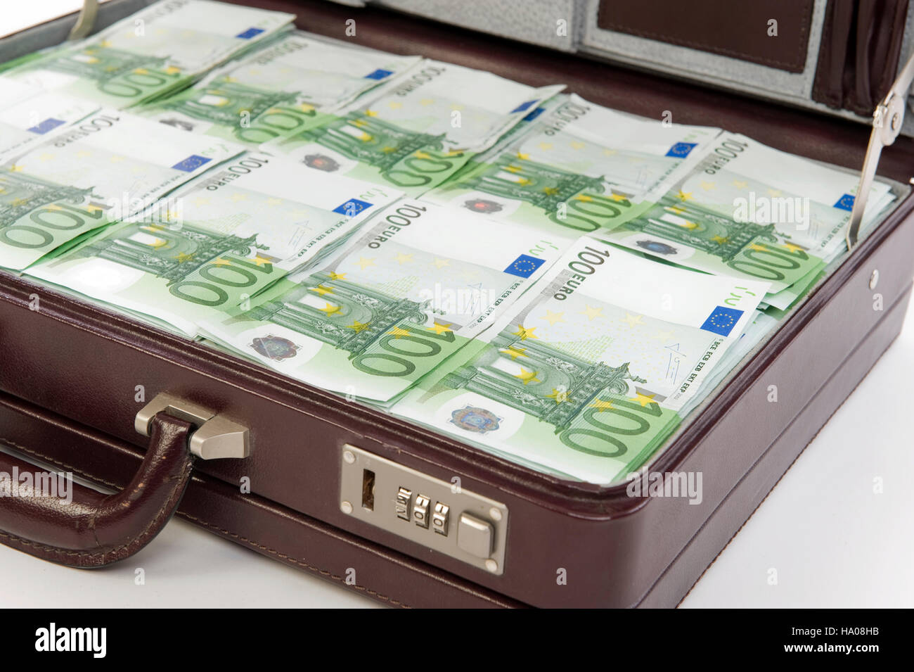 Mallette pleine de billets en euros Photo Stock - Alamy