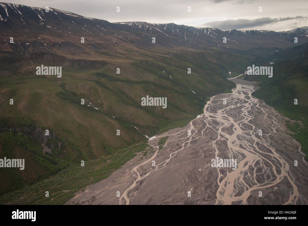 Une vue aérienne de Wrangell-préparé Elias National Park & Preserve met ...