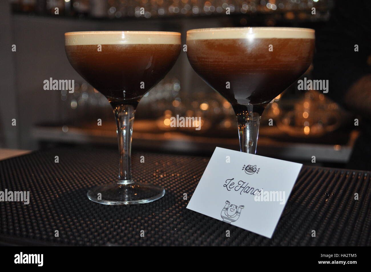 La sélection inclut un cocktail Black Mamba fait avec ports double ...