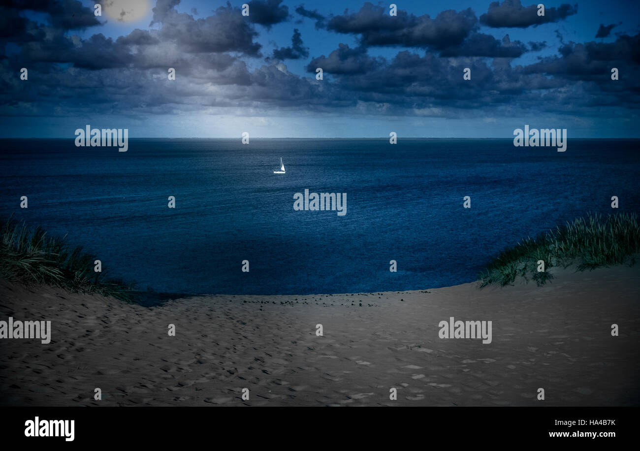 Minuit sur la plage Banque de photographies et d’images à haute ...