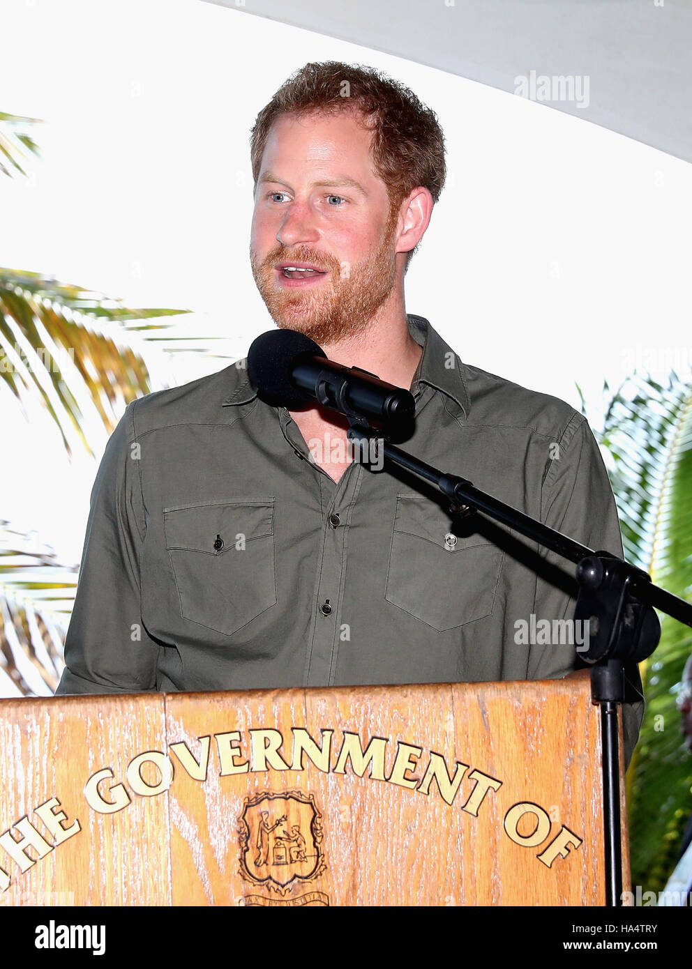 Lors de la visite du projet de conservation des tortues sur la plage de ...