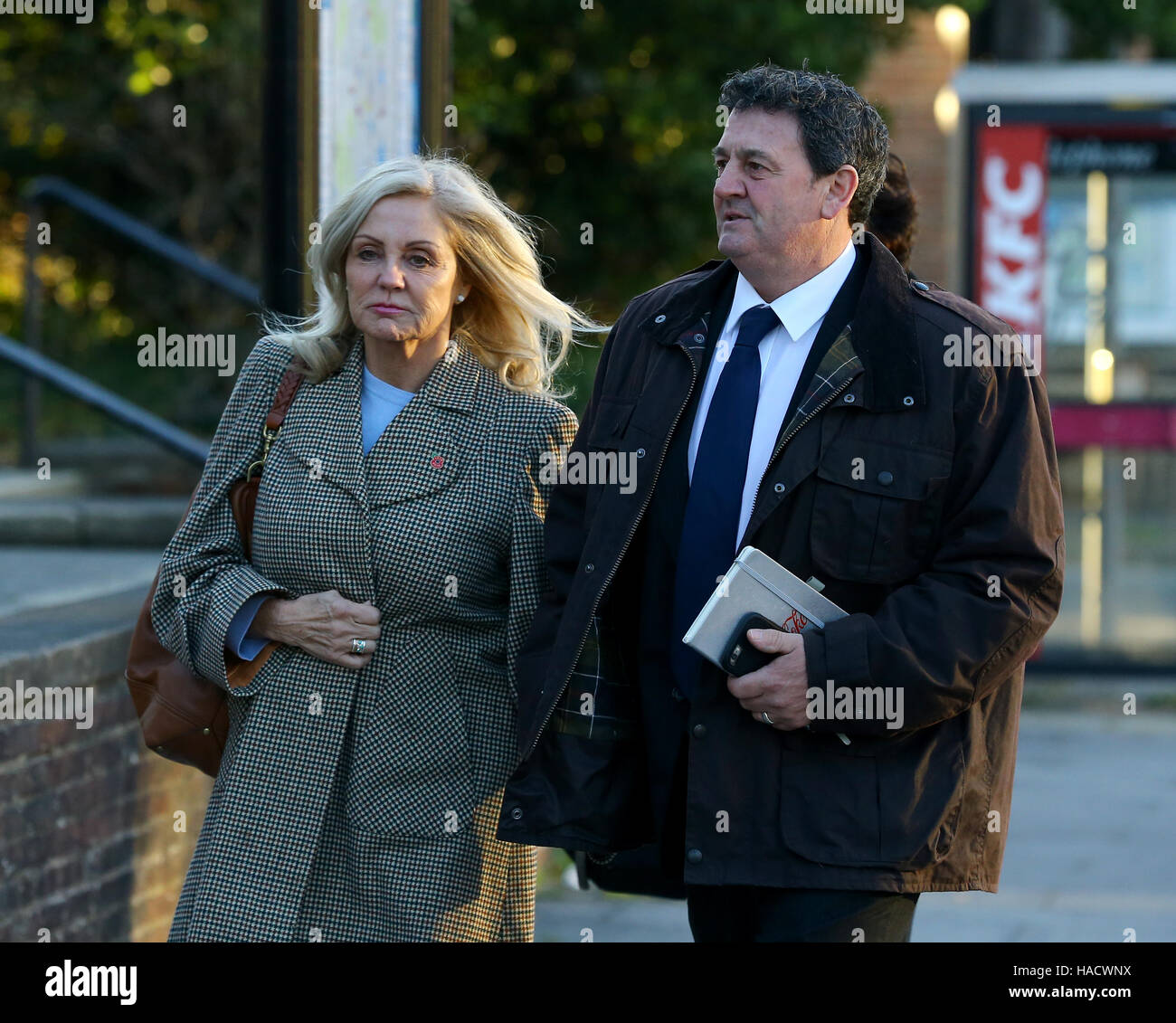 Paul Price, le beau-père de Katie Price, est accompagné de son épouse ...