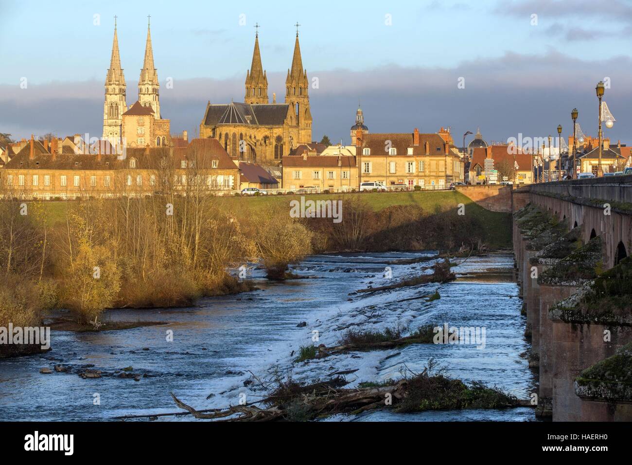 Moulins sur allier Banque de photographies et d’images à haute ...