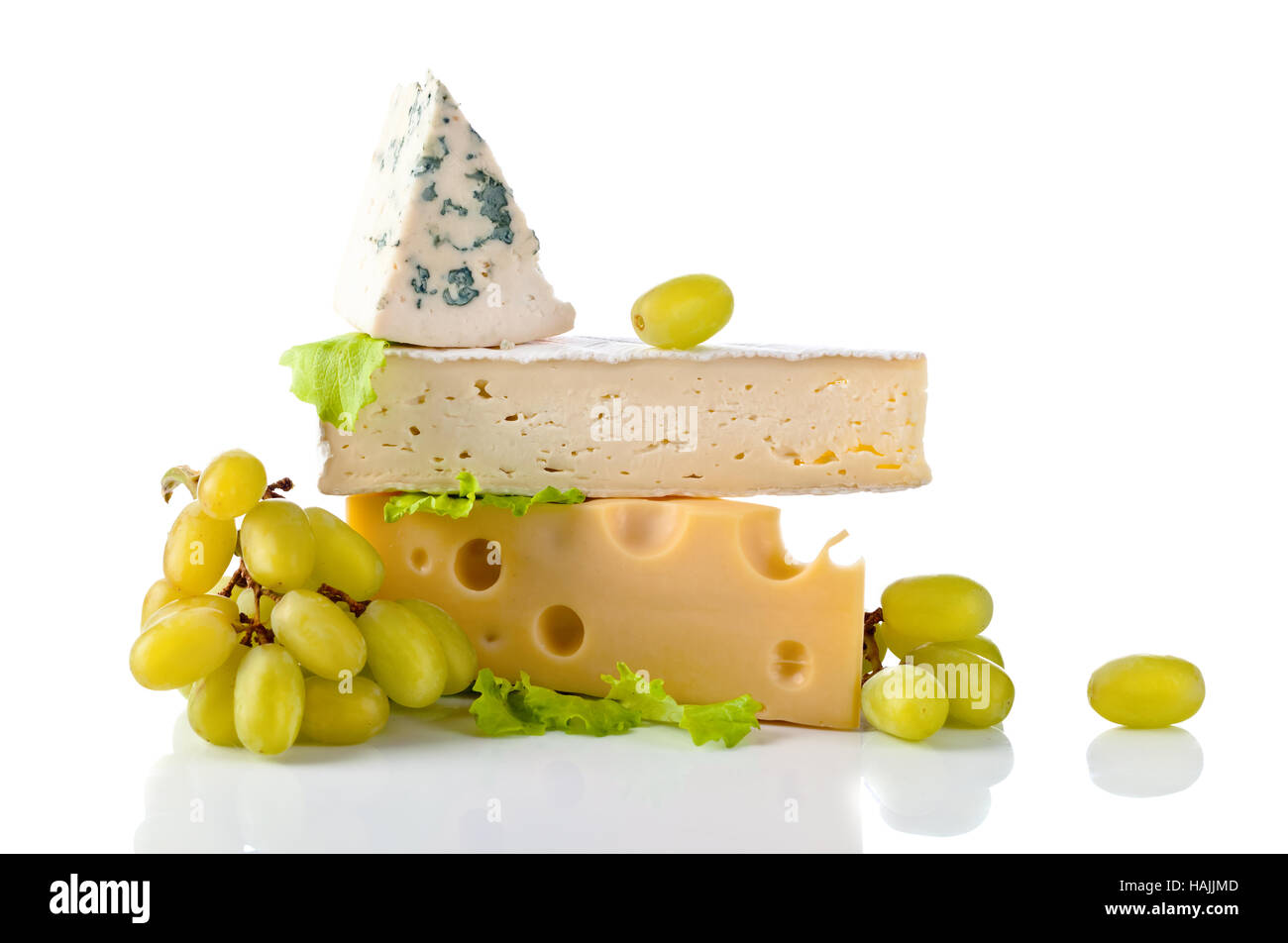 Fromage cambozola sur fond blanc Banque de photographies et d’images à ...