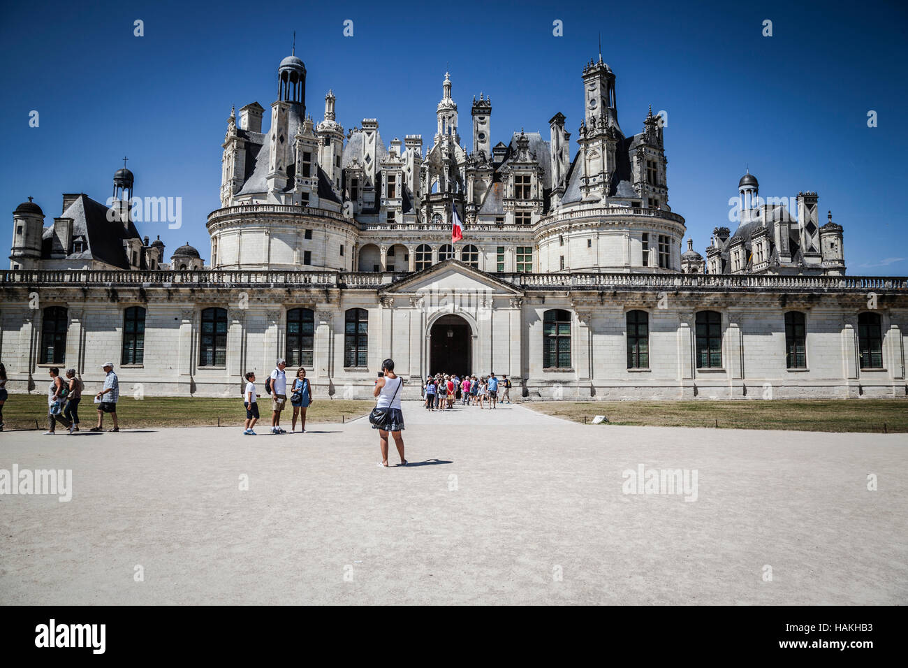 Château de Chambord. Château de Chambord château royal est le français ...