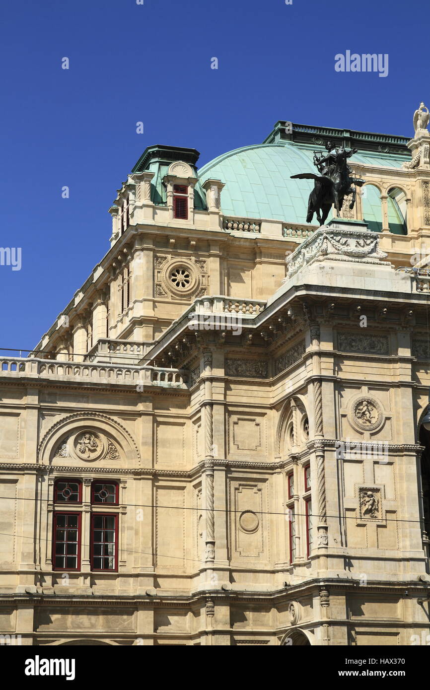 Statue opera house vienna Banque de photographies et d’images à haute ...