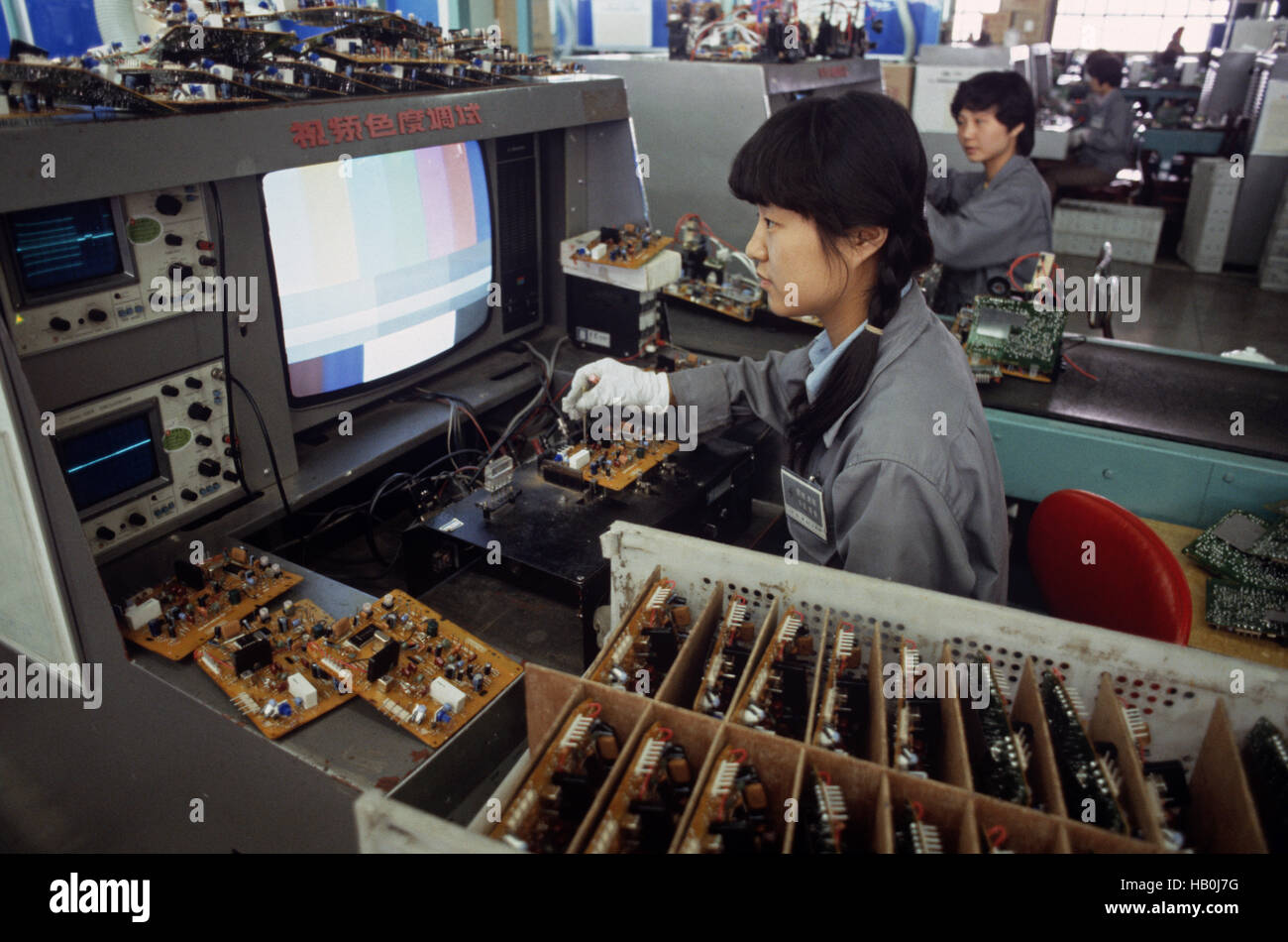 Tv Assembly Line Banque d'image et photos - Alamy