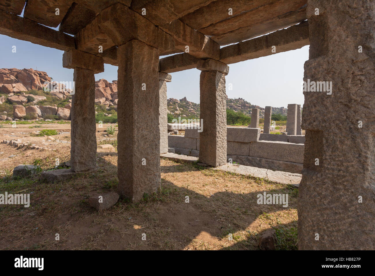 Temples en ruine Banque de photographies et d’images à haute résolution ...