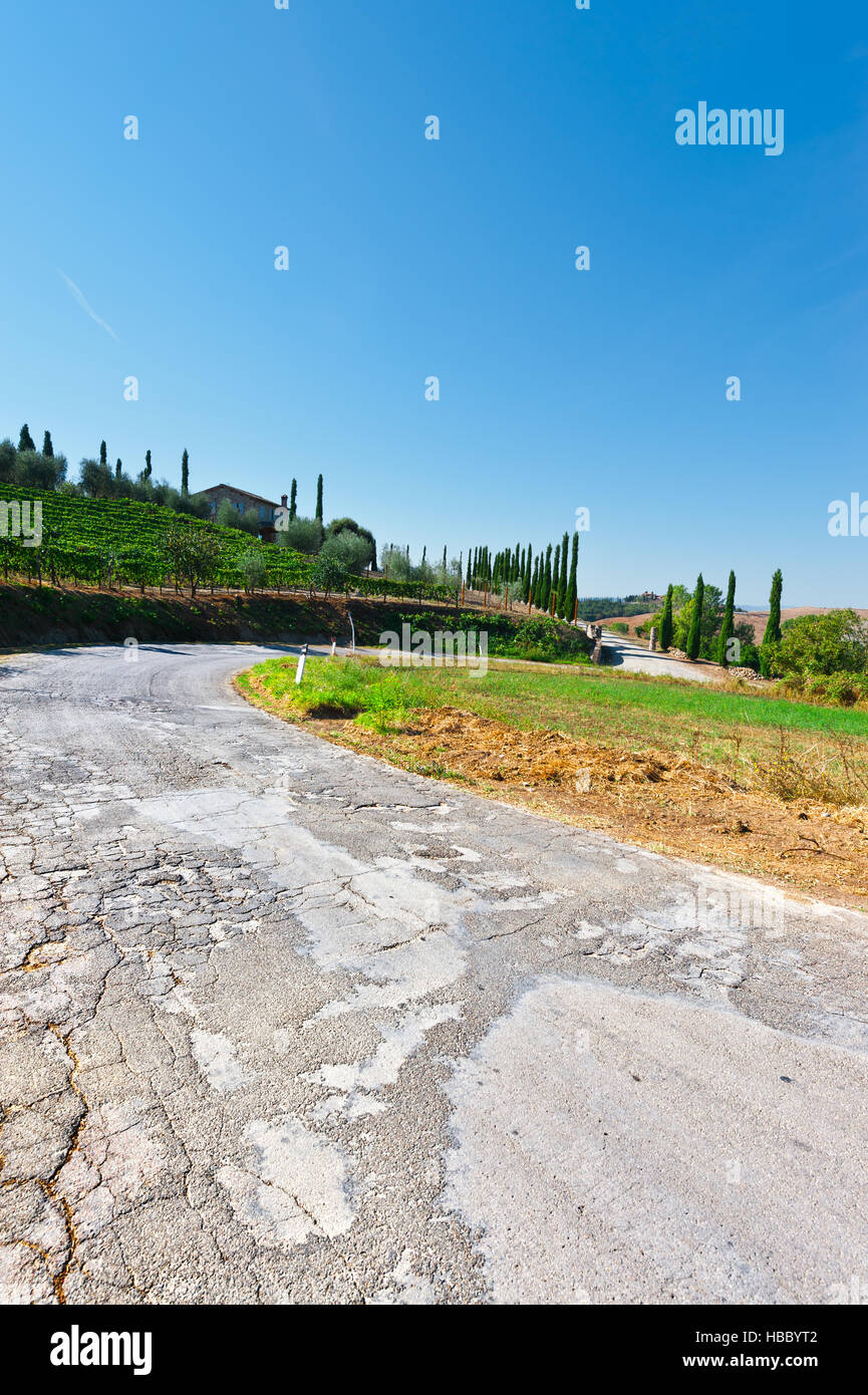 Route pavée Banque de photographies et d’images à haute résolution - Alamy