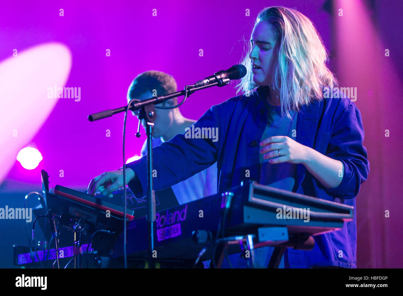 Shura singer Banque de photographies et d’images à haute résolution - Alamy
