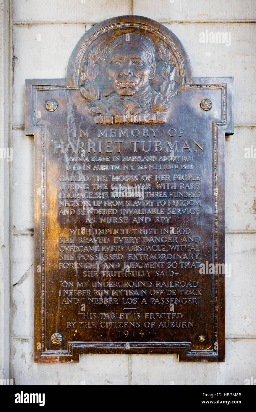 Cette Plaque est dédiée à Harriet Tubman abolitionniste à Cayuga County ...