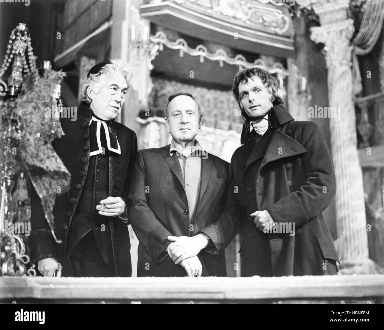 DE SADE, de gauche à droite : John Huston, producteur Samuel Z. Arkoff ...