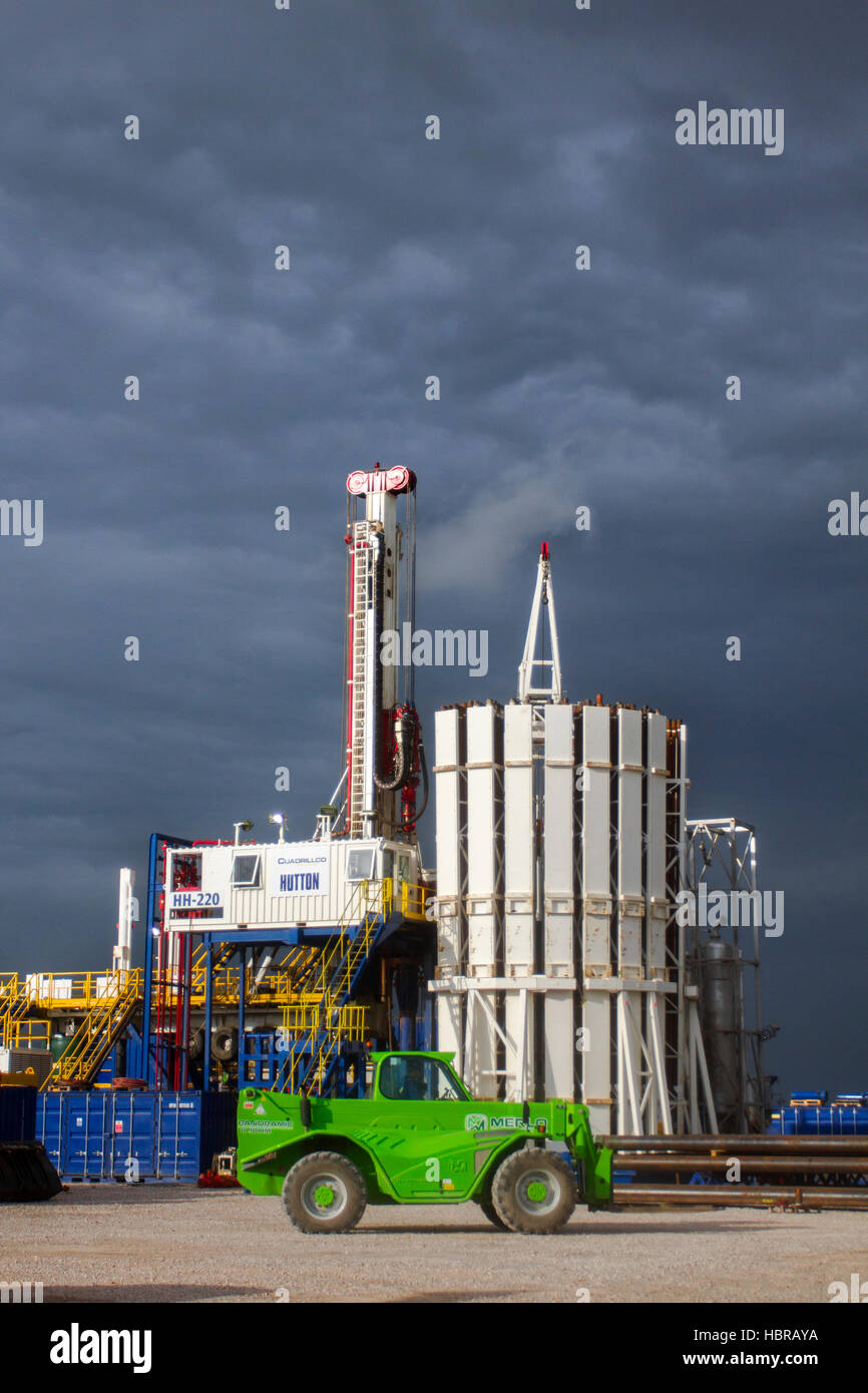 Workover rig Banque de photographies et d’images à haute résolution - Alamy