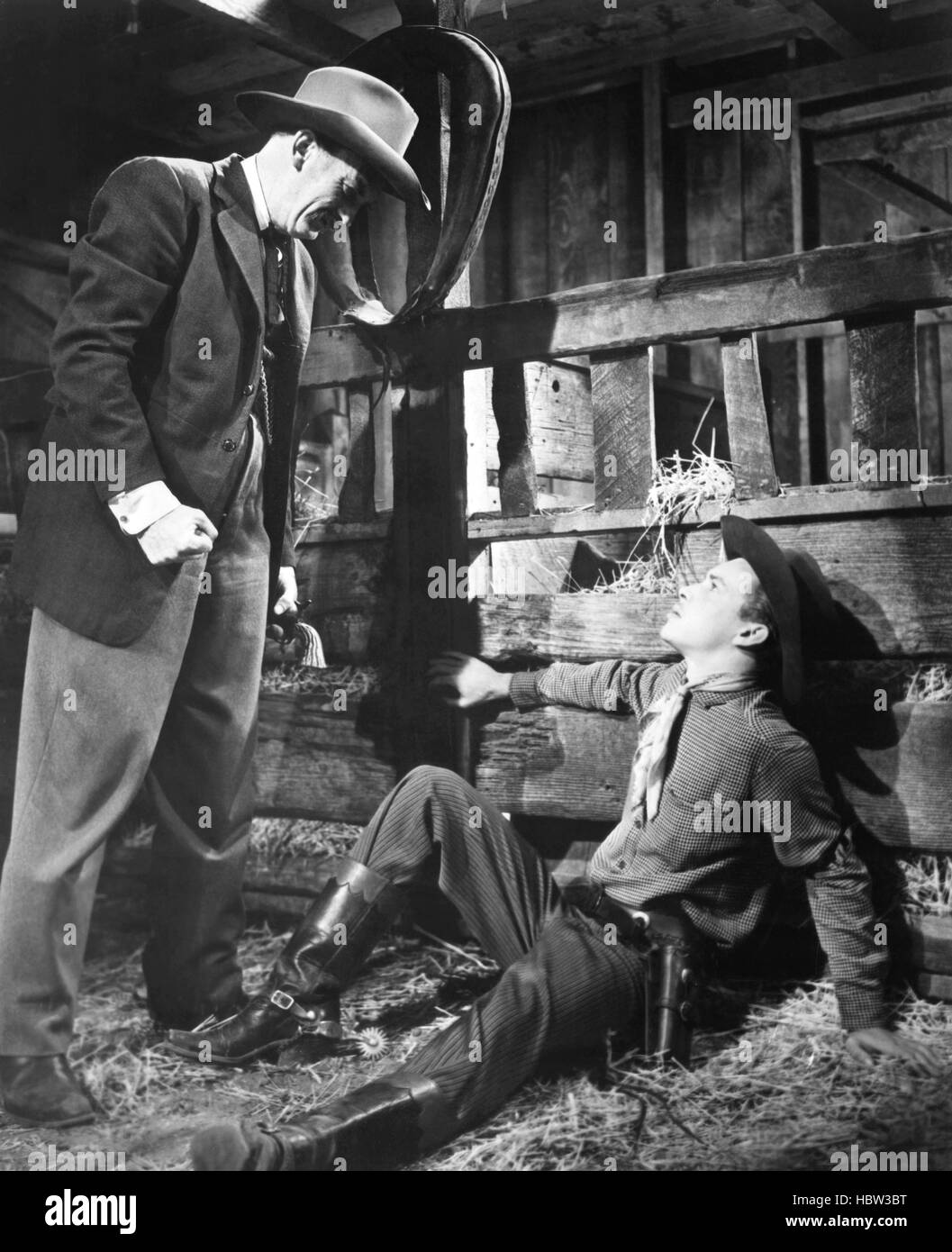 La GUNFIGHTER, de gauche : Millard Mitchell, Skip Homeier, 1950, TM ...