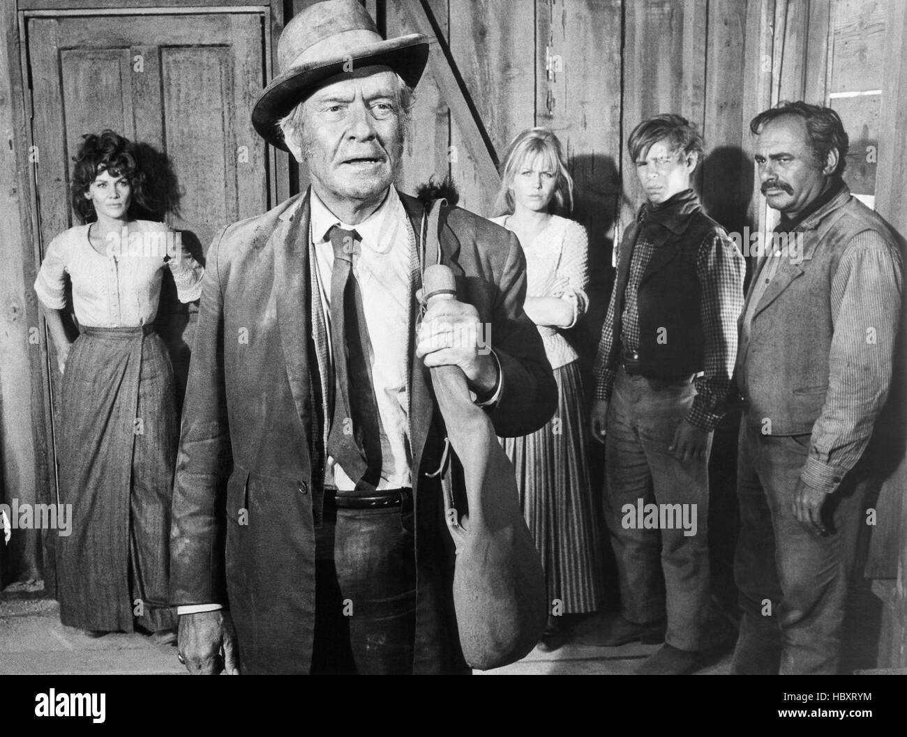 HOMBRE, Diane Cilento, Fredric March (premier plan), Margaret Blye ...