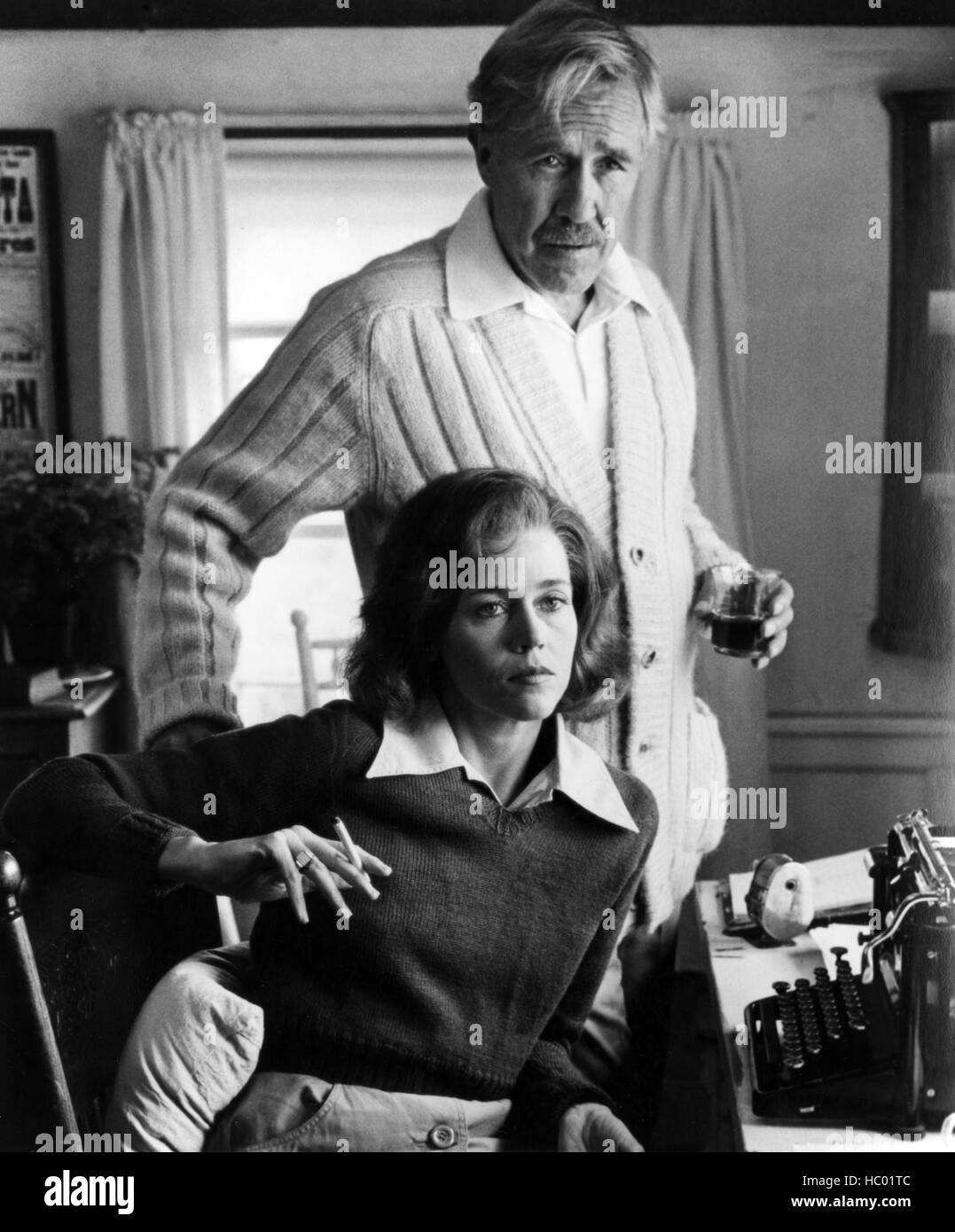 JULIA, Jason Robards, Jane Fonda, 1977. TM et © Copyright 20th Century ...