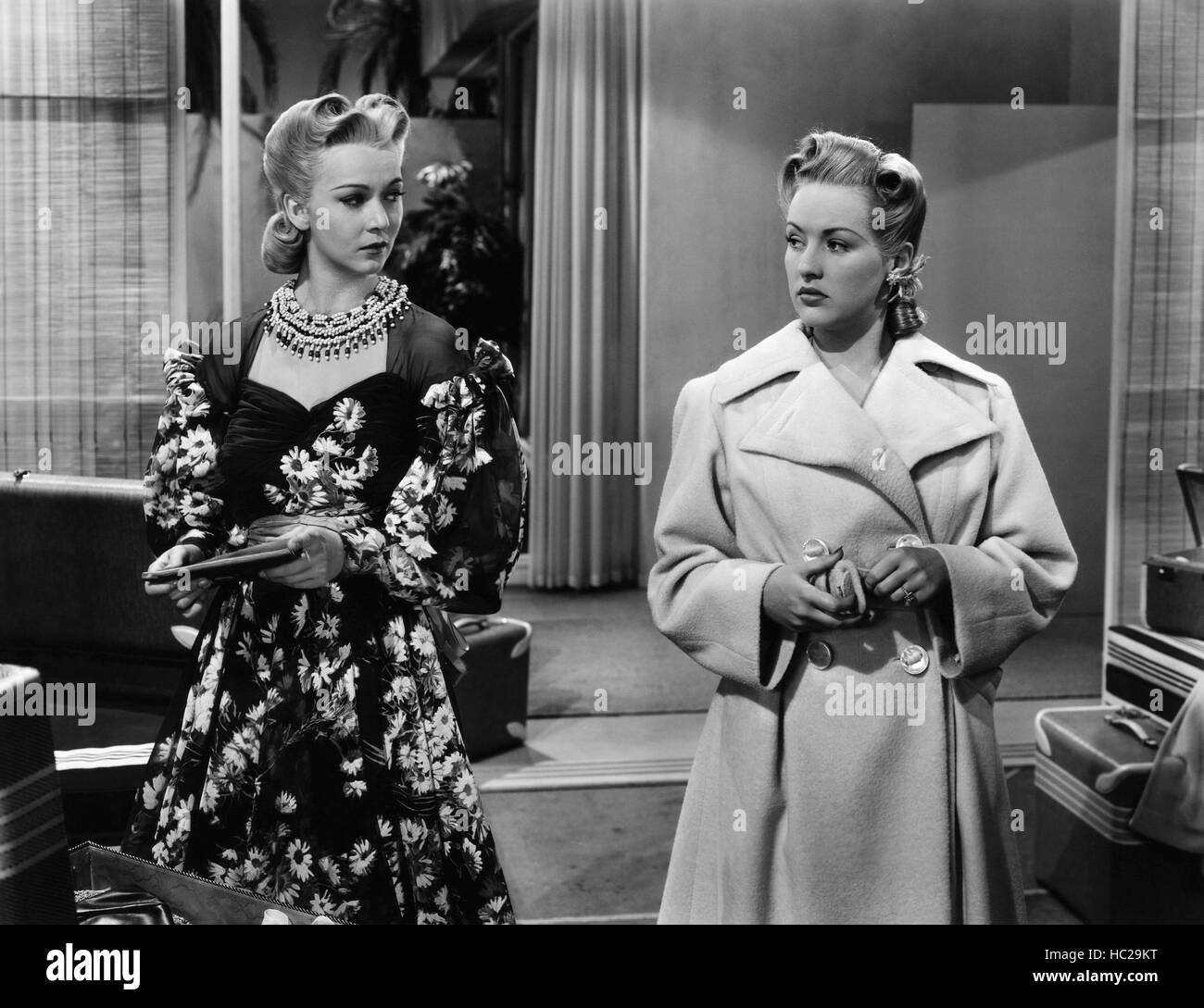 MOON OVER MIAMI, à partir de la gauche : Carole Landis, Betty Grable ...