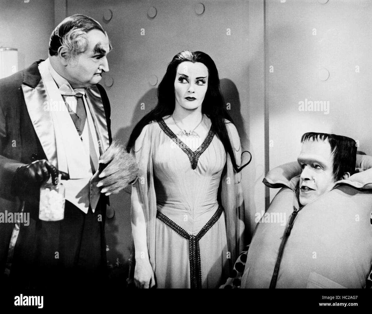 Munster Go Home De Gauche Al Lewis Yvonne De Carlo Fred Gwynne