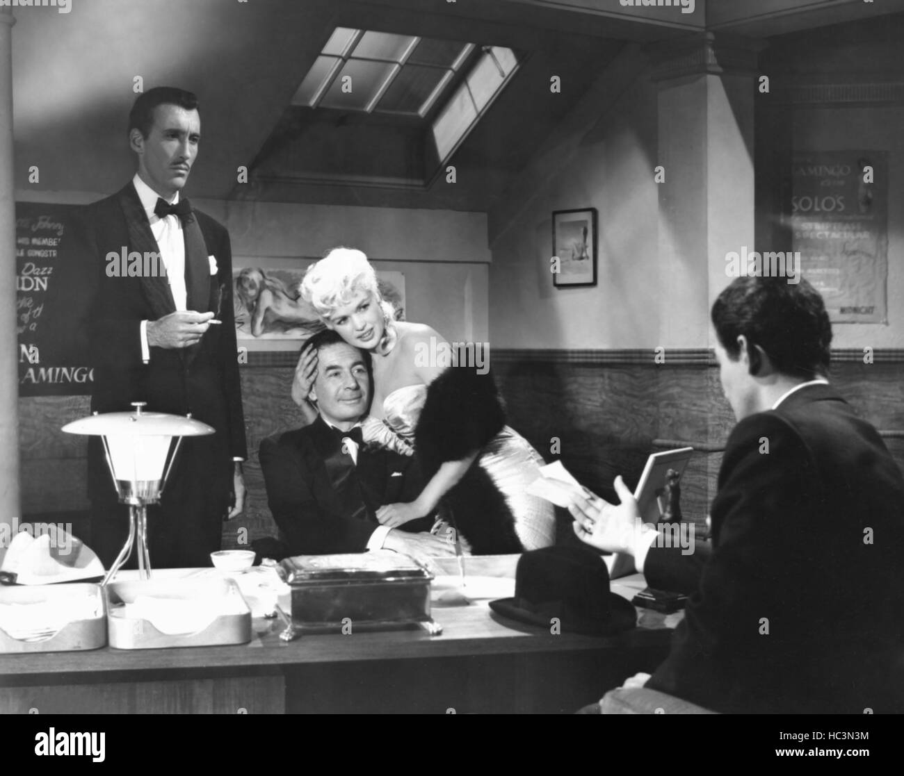 PLAYGIRL AFTER DARK, (c'est TROP CHAUD À GÉRER), Christopher Lee, Leo Genn, Jayne Mansfield ...