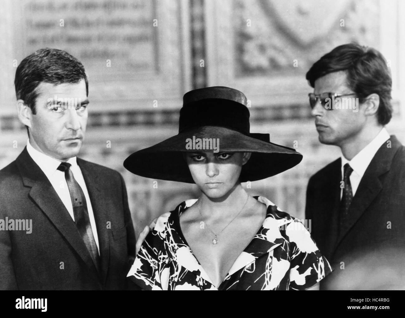 SANDRA, (alias SANDRA DE MILLE DÉLICES, aka VAGHE STELLE DELL'ORSA), de ...