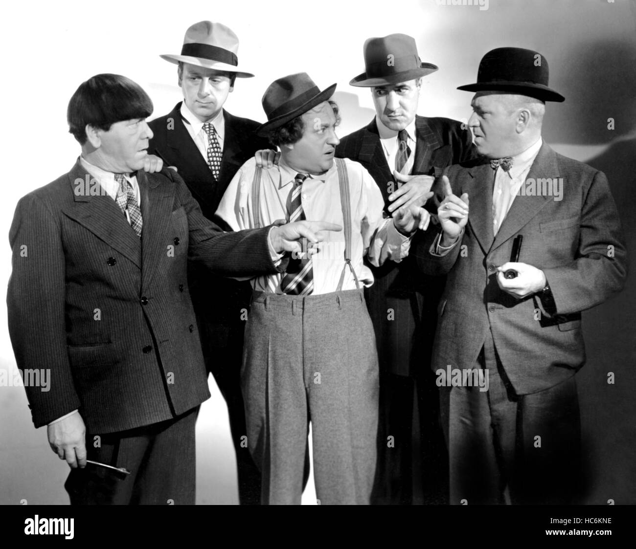 Trois loups, prêts à partir de la gauche : Moe Howard, Wally Rose ...