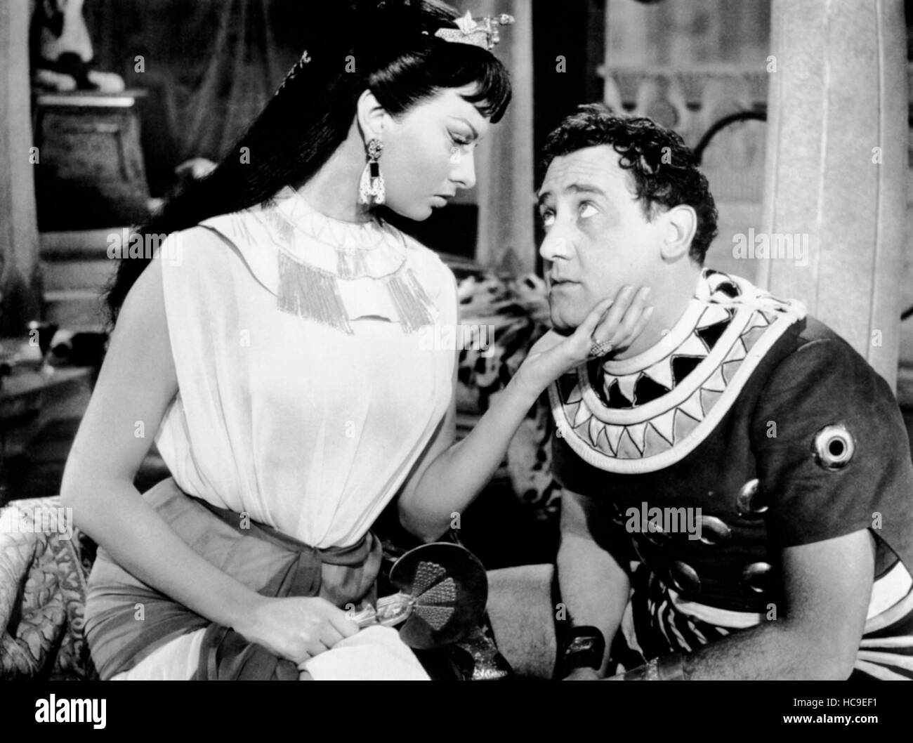 Deux Nuits Avec Cléopâtre Aka Due Notti Con Cleopatra De Gauche