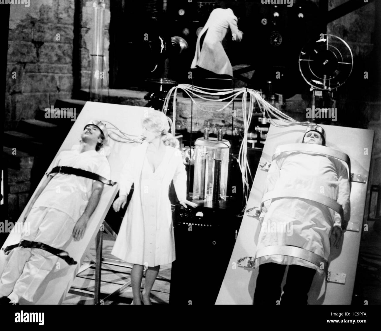 YOUNG FRANKENSTEIN, de gauche, Gene Wilder, Teri Garr, Peter Boyle ...