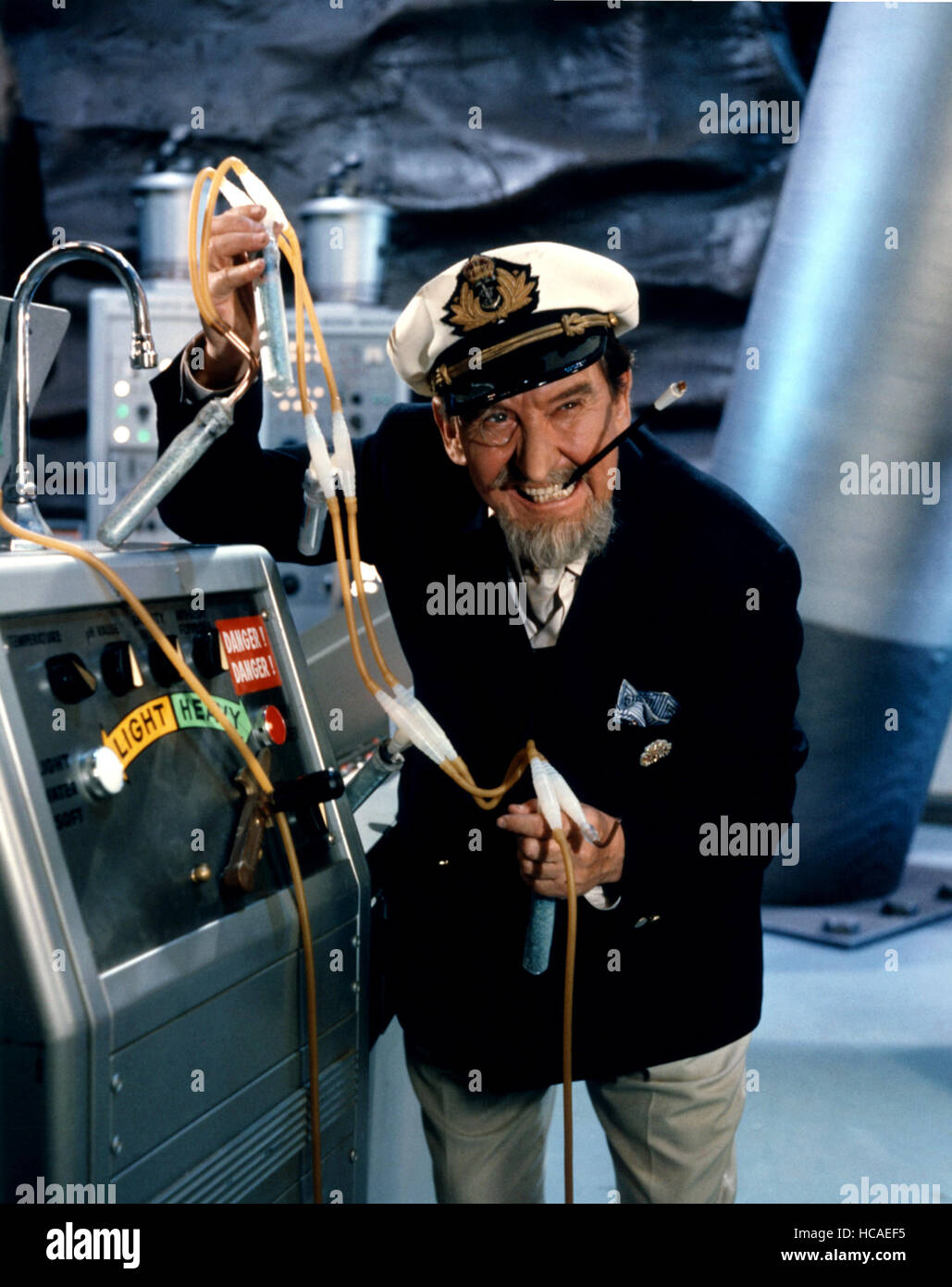 BATMAN, (alias Batman : The Movie), Burgess Meredith, 1966, TM et ...