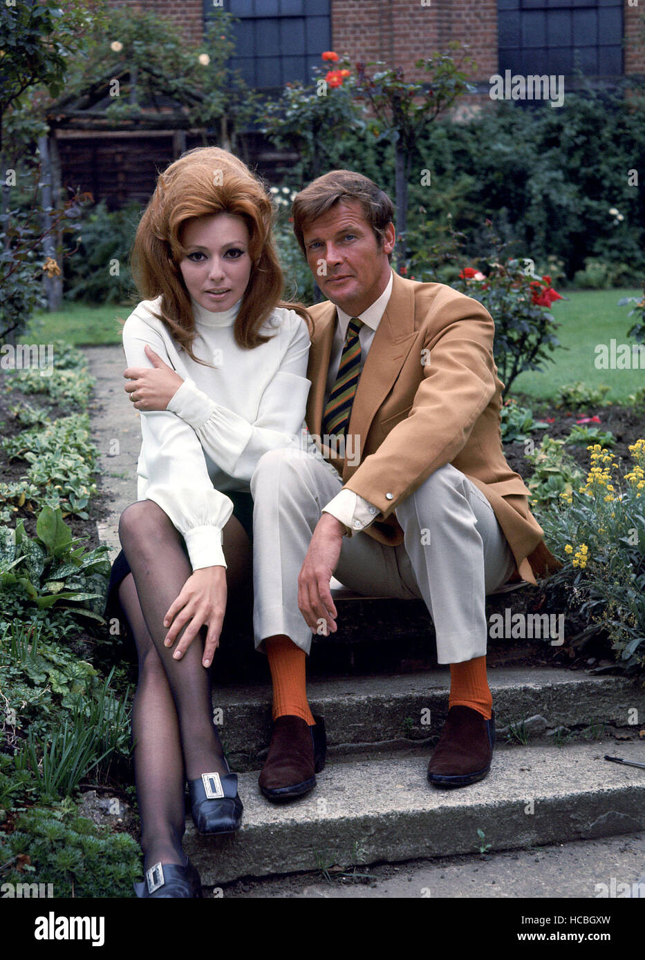 Claudie lange roger moore crossplot Banque de photographies et d’images ...