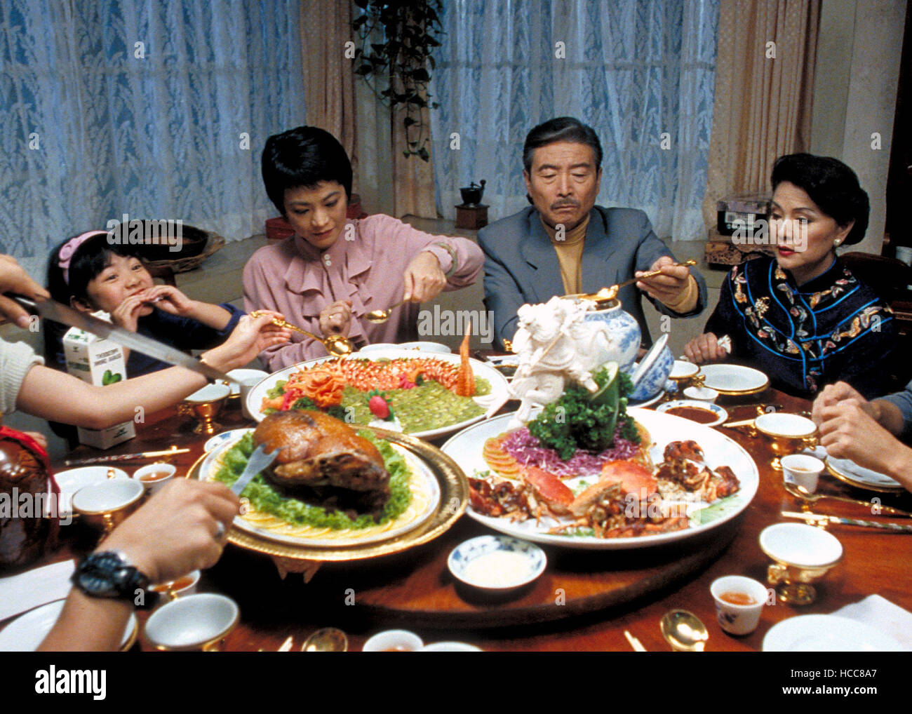 EAT DRINK MAN WOMAN, (alias YIN SHI NAN NU), Sihung Lung (en 1994), col ...