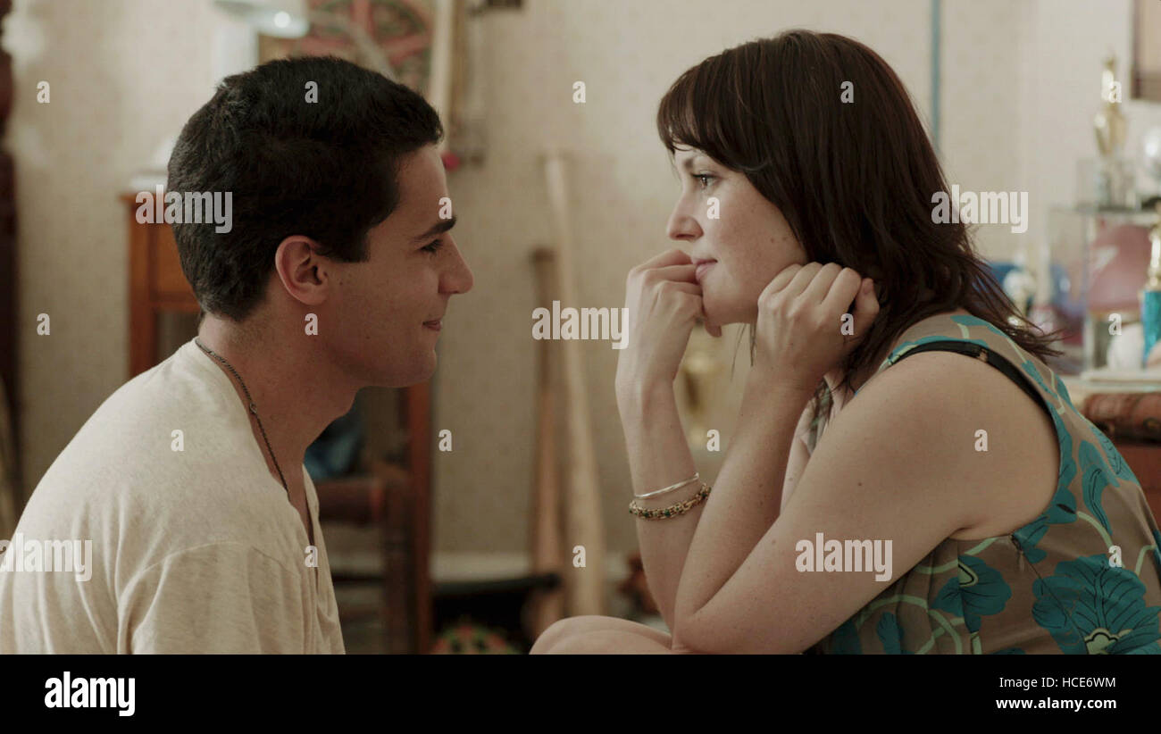 Bonjour je dois prendre, à partir de la gauche : Christopher Abbott ...