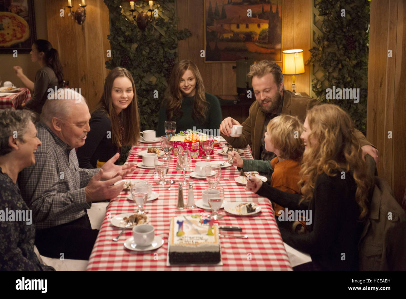 Si je reste, de gauche : Gabrielle Rose, Stacy Keach, Liana Liberato ...