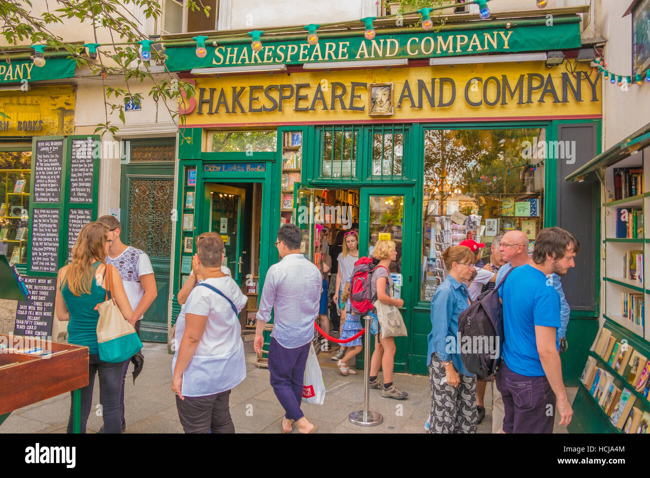 Shakespeare and company bookstore paris Banque de photographies et d ...
