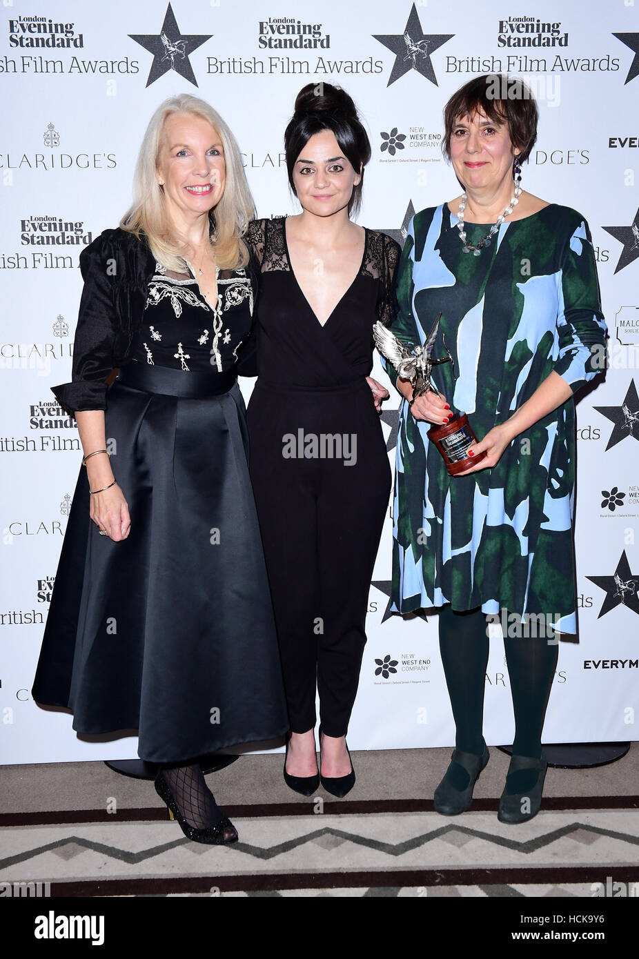 Hayley Squires (centre) et producteur Rebecca O'Brien à la scène la ...