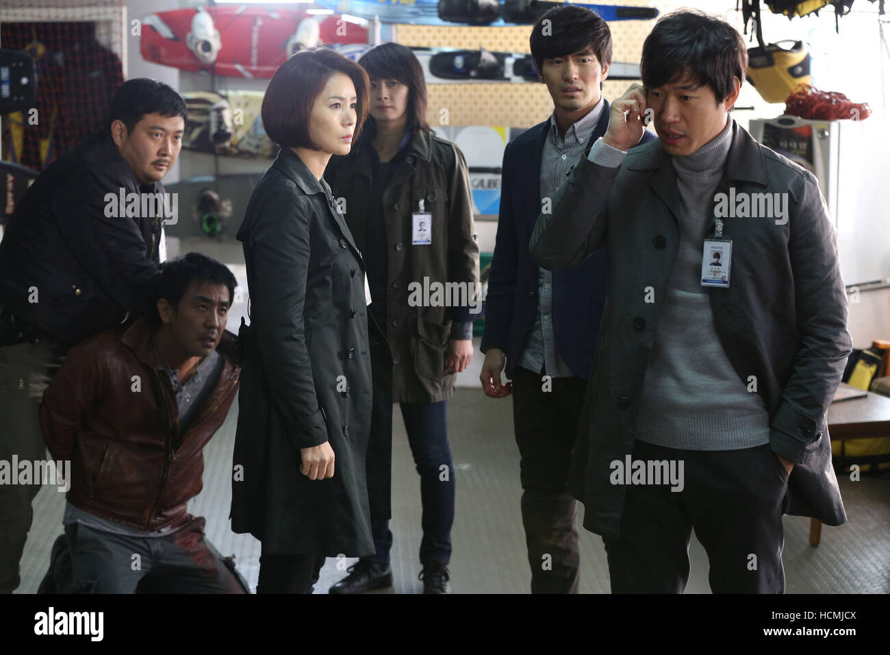 La cible, (aka PYOJEOK), Ryu Seung-ryong (à genoux), Kim Seong-ryeong ...