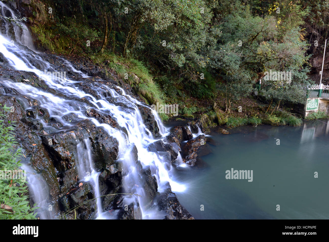 Elephant falls Banque de photographies et d’images à haute résolution ...