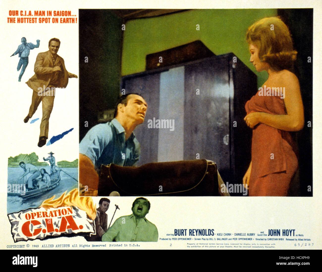 L'opération, de l'ICA (aka Dernier message de Saigon), l-r : Burt Reynolds, Danielle Aubry sur l ...