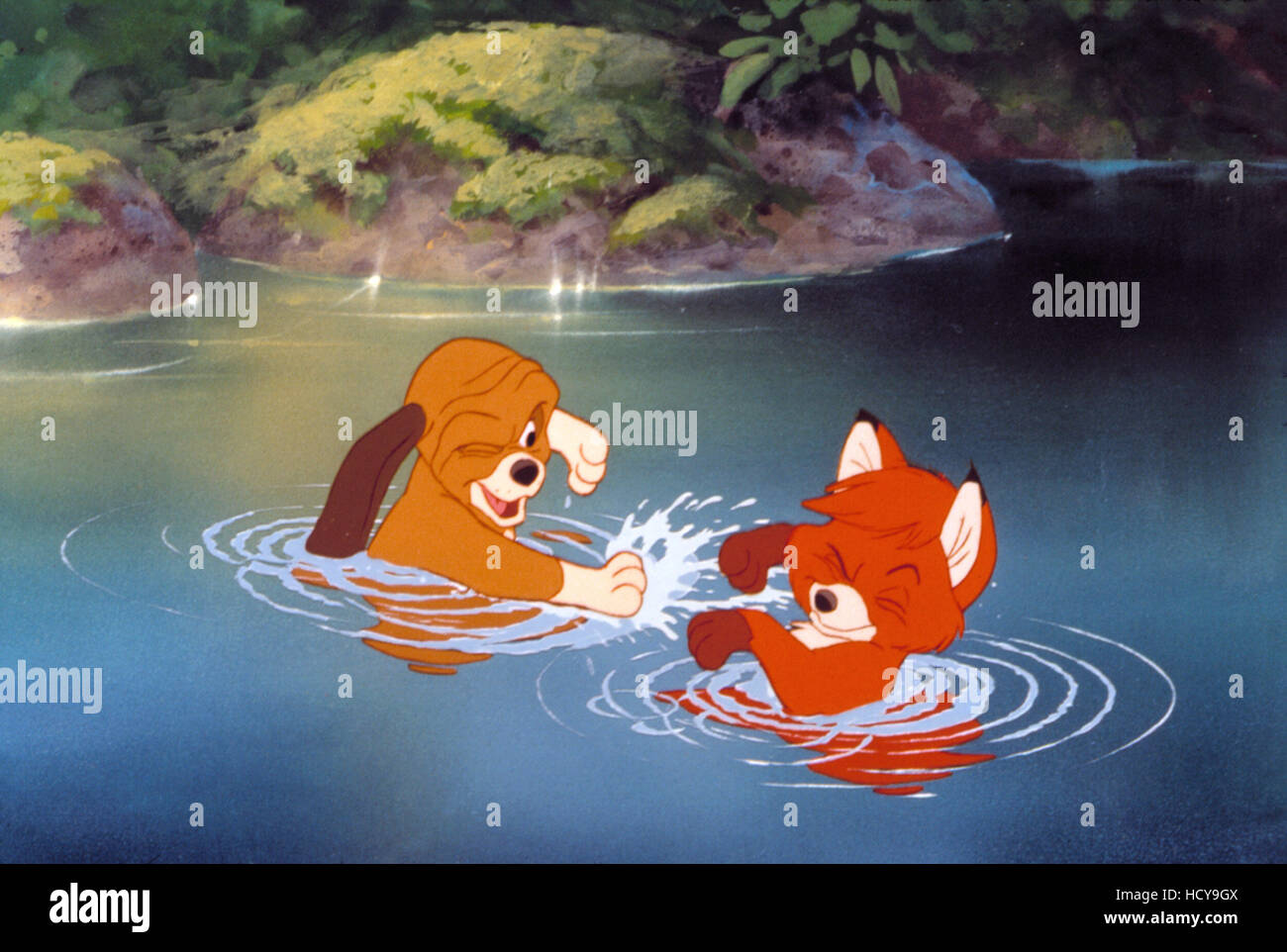 Le RENARD ET LE CHIEN, Walt Disney Animation, 1981 Photo Stock - Alamy