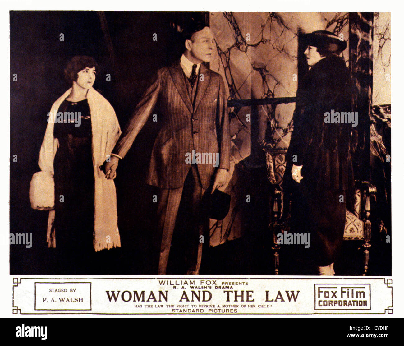 La FEMME ET LE DROIT, entre nous, lobbycard de gauche : Miriam Cooper, Jack Connors, 1918, TM ...