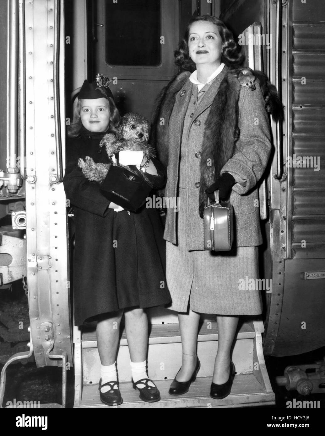 Bette Davis, droite, et sa fille B.D. Hyman, (alias Barbara Merrill ...