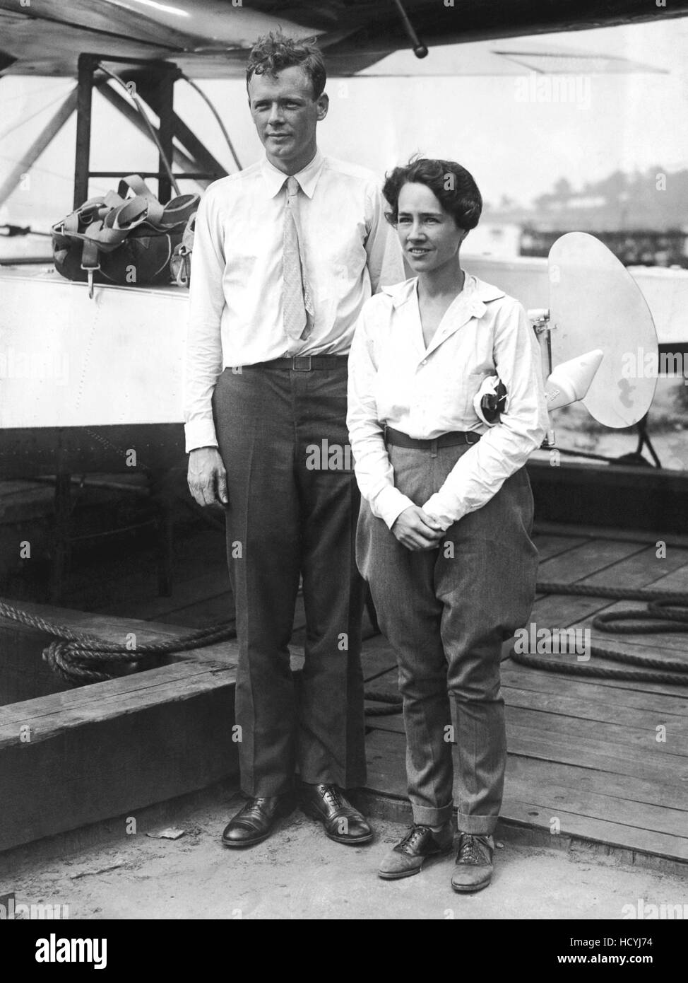 Charles Lindbergh, à gauche, et son épouse, Anne Morrow Lindbergh, en ...